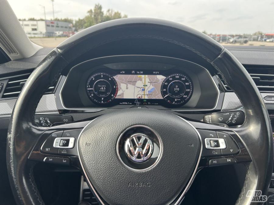 Black Volkswagen Passat Alltrack 2017 in Vilnius, with an engine capacity of 2.00 L and mileage of 309 thousand km for 15500 €, photo 23 on AUTOMOTO.COM.LV