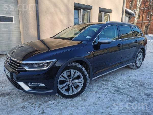 Black Volkswagen Passat Alltrack 2018 in Daugavpils, with an engine capacity of 2.00 L and mileage of 143 thousand km for 24200 €, photo 2 on AUTOMOTO.COM.LV