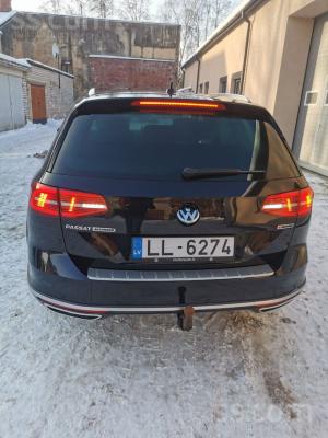 Melns Volkswagen Passat Alltrack 2018 Daugavpils, ar dzinēja tilpumu 2.00 L un nobraukumu 143 tūkst. km par 24200 €, foto 3 vietnē AUTOMOTO.COM.LV
