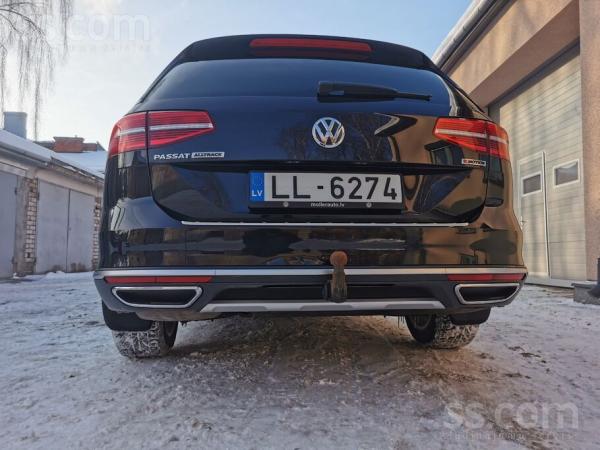 Black Volkswagen Passat Alltrack 2018 in Daugavpils, with an engine capacity of 2.00 L and mileage of 143 thousand km for 24200 €, photo 4 on AUTOMOTO.COM.LV
