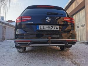Melns Volkswagen Passat Alltrack 2018 Daugavpils, ar dzinēja tilpumu 2.00 L un nobraukumu 143 tūkst. km par 24200 €, foto 4 vietnē AUTOMOTO.COM.LV