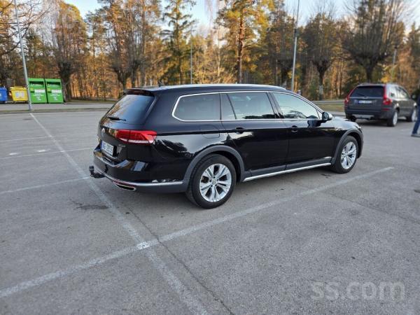 Melns Volkswagen Passat Alltrack 2018 Ogre, ar dzinēja tilpumu 2.00 L un nobraukumu 185 tūkst. km par 16900 €, foto 5 vietnē AUTOMOTO.COM.LV