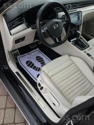 Black Volkswagen Passat Alltrack 2018 in Ogre, with an engine capacity of 2.00 L and mileage of 185 thousand km for 16900 €, photo 11 on AUTOMOTO.COM.LV