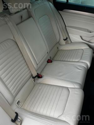 Black Volkswagen Passat Alltrack 2018 in Ogre, with an engine capacity of 2.00 L and mileage of 185 thousand km for 16900 €, photo 14 on AUTOMOTO.COM.LV