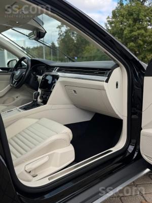Black Volkswagen Passat Alltrack 2018 in Ogre, with an engine capacity of 2.00 L and mileage of 185 thousand km for 16900 €, photo 15 on AUTOMOTO.COM.LV