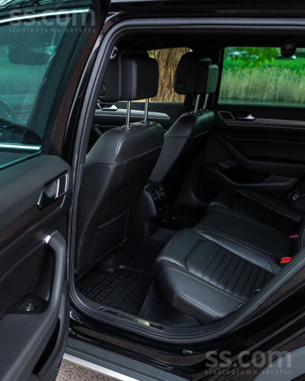Melns Volkswagen Passat Alltrack 2018 Rīga, ar dzinēja tilpumu 2.00 L un nobraukumu 240 tūkst. km par 15250 €, foto 6 vietnē AUTOMOTO.COM.LV