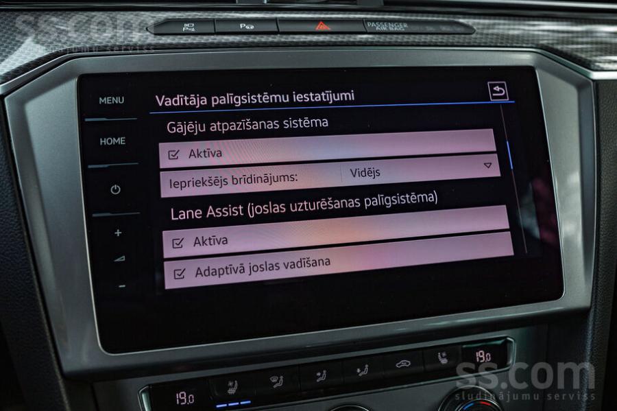 Melns Volkswagen Passat Alltrack 2018 Rīga, ar dzinēja tilpumu 2.00 L un nobraukumu 240 tūkst. km par 15250 €, foto 25 vietnē AUTOMOTO.COM.LV