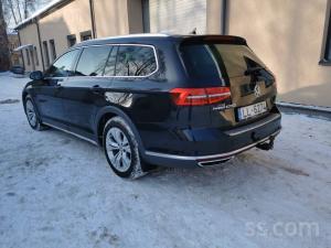 Black Volkswagen Passat Alltrack 2018 in Daugavpils, with an engine capacity of 2.00 L and mileage of 143 thousand km for 23000 €, photo 6 on AUTOMOTO.COM.LV