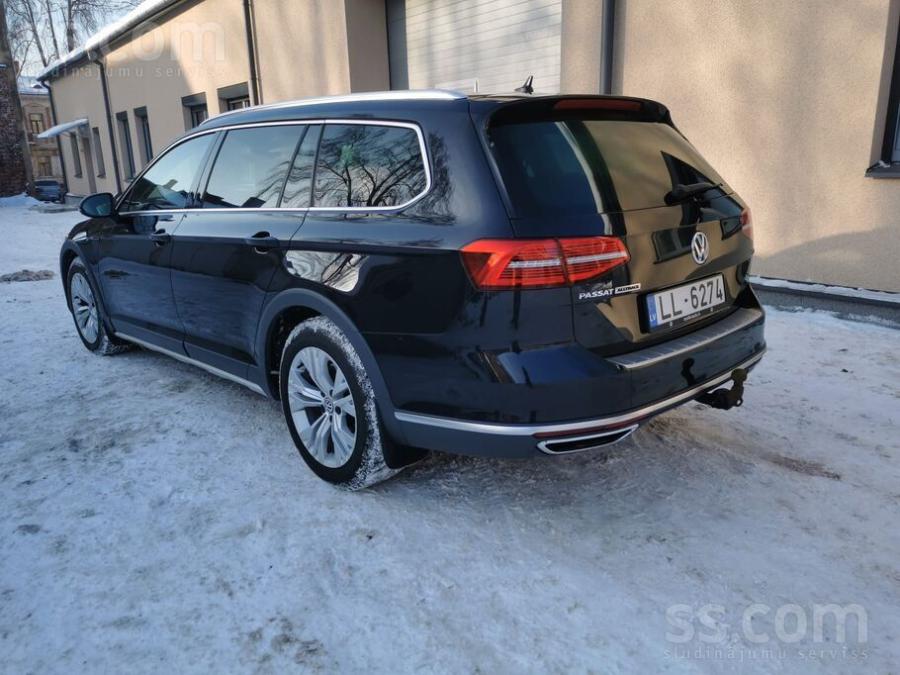 Black Volkswagen Passat Alltrack 2018 in Daugavpils, with an engine capacity of 2.00 L and mileage of 143 thousand km for 23000 €, photo 6 on AUTOMOTO.COM.LV