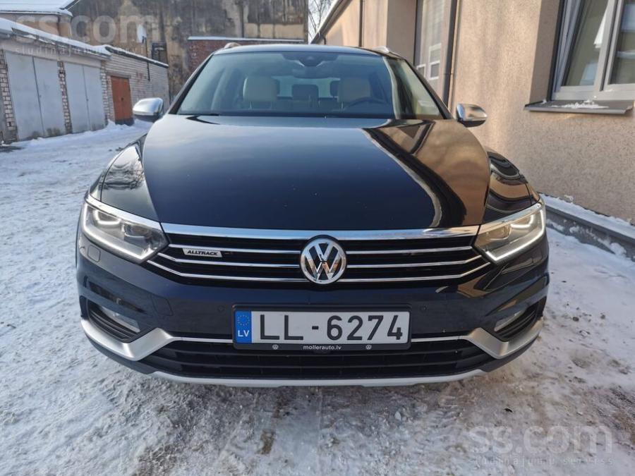 Black Volkswagen Passat Alltrack 2018 in Daugavpils, with an engine capacity of 2.00 L and mileage of 143 thousand km for 23000 €, photo 9 on AUTOMOTO.COM.LV