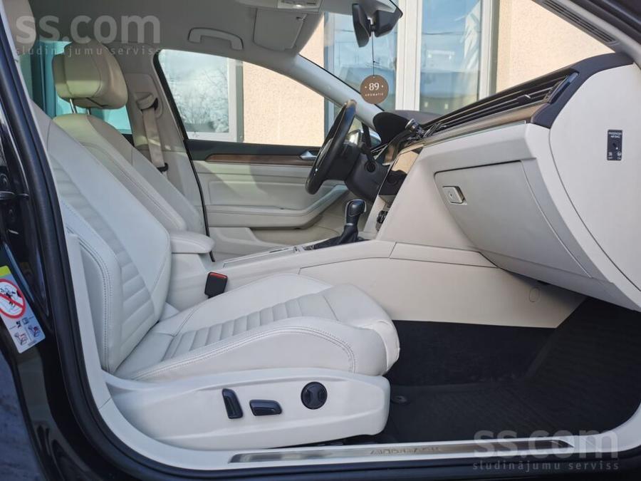 Black Volkswagen Passat Alltrack 2018 in Daugavpils, with an engine capacity of 2.00 L and mileage of 143 thousand km for 23000 €, photo 23 on AUTOMOTO.COM.LV