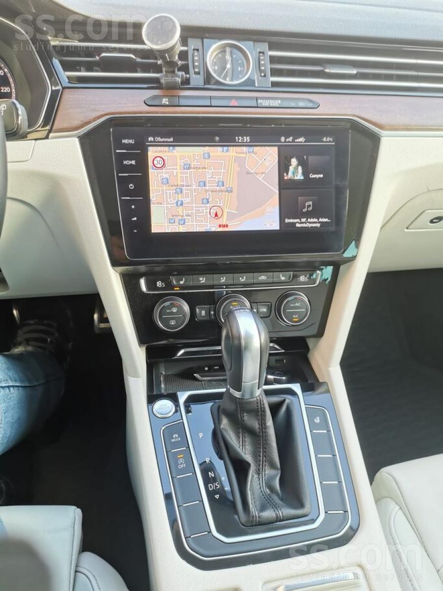 Black Volkswagen Passat Alltrack 2018 in Daugavpils, with an engine capacity of 2.00 L and mileage of 143 thousand km for 23000 €, photo 30 on AUTOMOTO.COM.LV