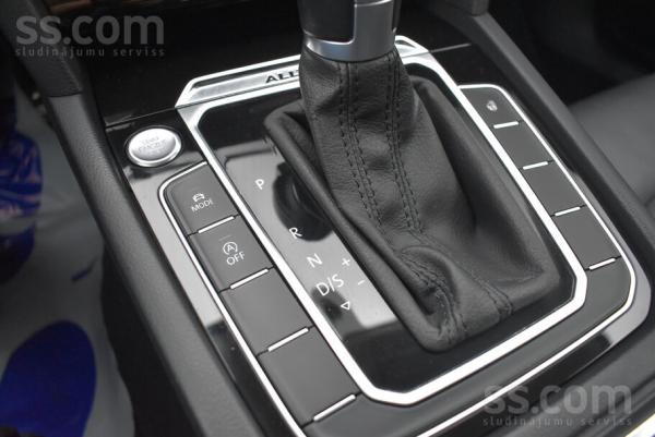 Melns Volkswagen Passat Alltrack 2018 Kuldīga, ar dzinēja tilpumu 2.00 L un nobraukumu 0 tūkst. km par 16490 €, foto 10 vietnē AUTOMOTO.COM.LV
