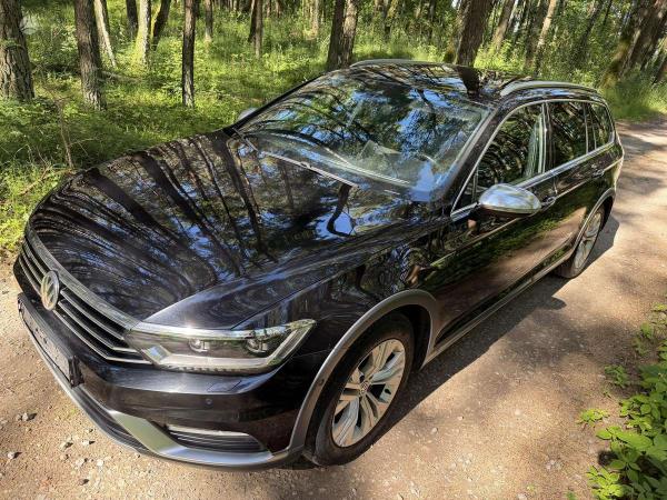 Melns Volkswagen Passat Alltrack 2018 Viļņa, ar dzinēja tilpumu 2.00 L un nobraukumu 150 tūkst. km par 18500 €, foto 2 vietnē AUTOMOTO.COM.LV