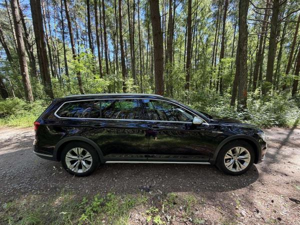 Melns Volkswagen Passat Alltrack 2018 Viļņa, ar dzinēja tilpumu 2.00 L un nobraukumu 150 tūkst. km par 18500 €, foto 4 vietnē AUTOMOTO.COM.LV