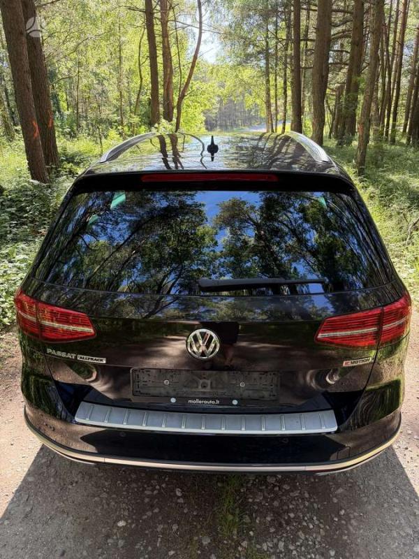Black Volkswagen Passat Alltrack 2018 in Vilnius, with an engine capacity of 2.00 L and mileage of 150 thousand km for 18500 €, photo 7 on AUTOMOTO.COM.LV