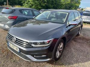 Black Volkswagen Passat Alltrack 2018 in Taurage, with an engine capacity of 1.97 L and mileage of 162 thousand km for 14600 €, photo 4 on AUTOMOTO.COM.LV