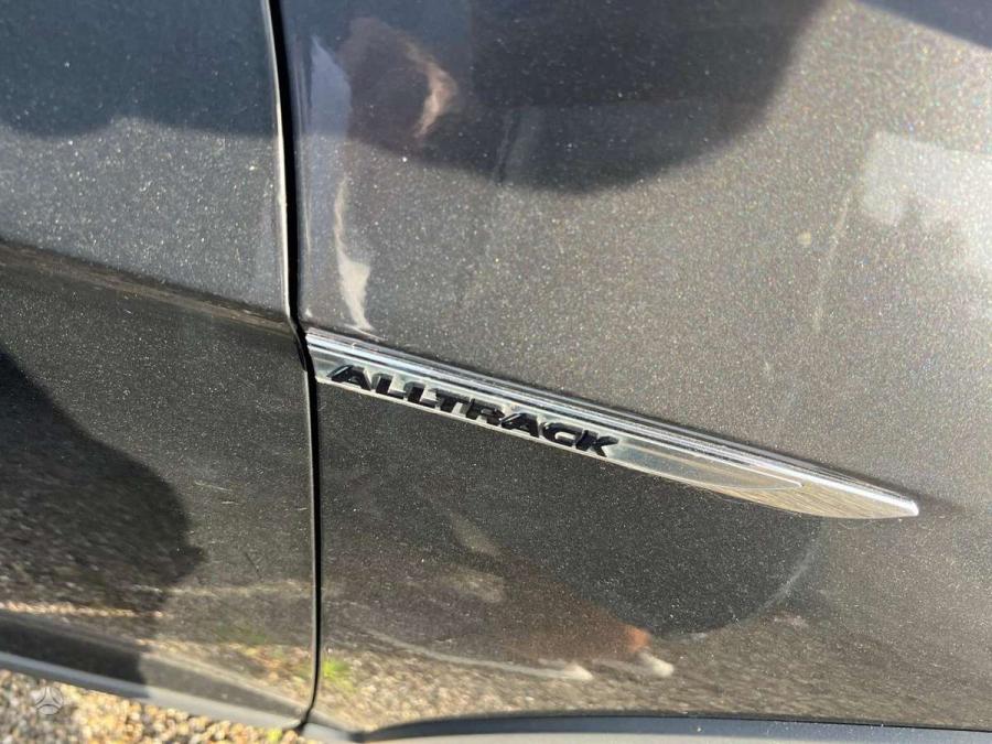 Black Volkswagen Passat Alltrack 2018 in Taurage, with an engine capacity of 1.97 L and mileage of 162 thousand km for 14600 €, photo 6 on AUTOMOTO.COM.LV