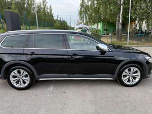 Black Volkswagen Passat Alltrack 2018 in Vilnius, with an engine capacity of 2.00 L and mileage of 104 thousand km for 22250 €, photo 5 on AUTOMOTO.COM.LV