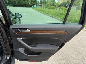 Black Volkswagen Passat Alltrack 2018 in Vilnius, with an engine capacity of 2.00 L and mileage of 104 thousand km for 22250 €, photo 27 on AUTOMOTO.COM.LV