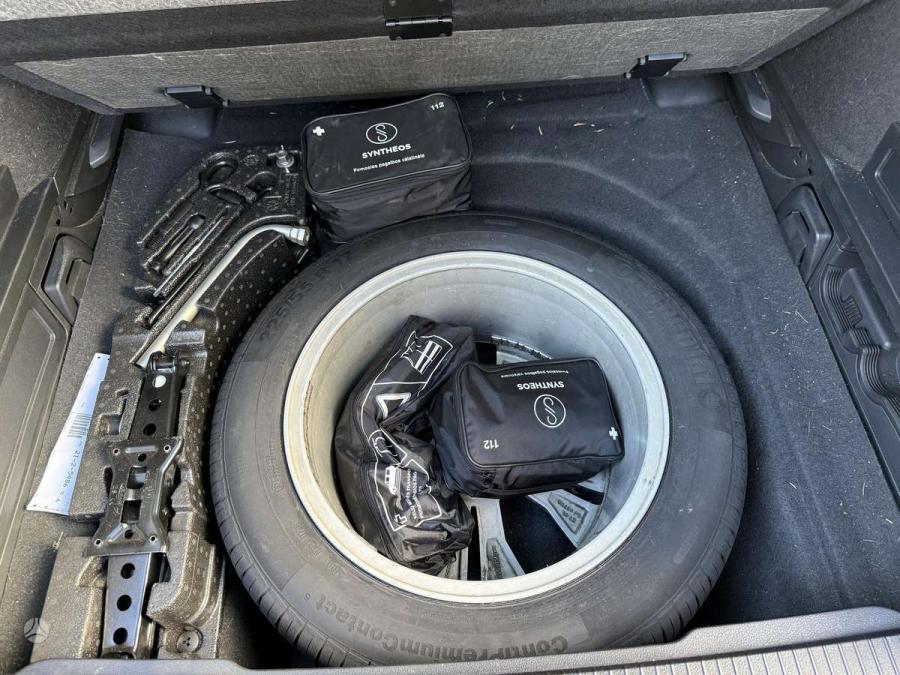 Black Volkswagen Passat Alltrack 2018 in Vilnius, with an engine capacity of 2.00 L and mileage of 104 thousand km for 22250 €, photo 33 on AUTOMOTO.COM.LV