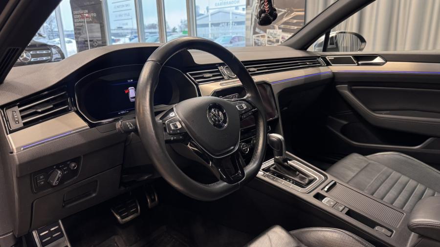 Melns Volkswagen Passat Alltrack 2019 Rīga, ar dzinēja tilpumu 2.00 L un nobraukumu 70 tūkst. km par 25990 €, foto 10 vietnē AUTOMOTO.COM.LV