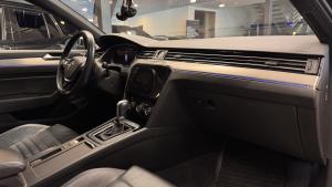 Melns Volkswagen Passat Alltrack 2019 Rīga, ar dzinēja tilpumu 2.00 L un nobraukumu 70 tūkst. km par 25990 €, foto 13 vietnē AUTOMOTO.COM.LV