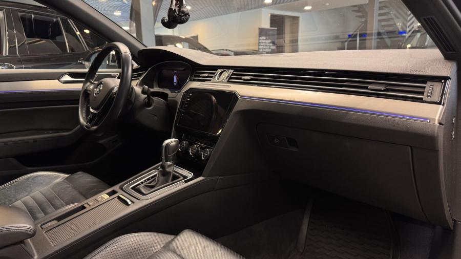 Melns Volkswagen Passat Alltrack 2019 Rīga, ar dzinēja tilpumu 2.00 L un nobraukumu 70 tūkst. km par 25990 €, foto 13 vietnē AUTOMOTO.COM.LV