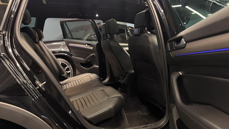Melns Volkswagen Passat Alltrack 2019 Rīga, ar dzinēja tilpumu 2.00 L un nobraukumu 70 tūkst. km par 25990 €, foto 14 vietnē AUTOMOTO.COM.LV