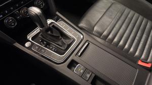 Melns Volkswagen Passat Alltrack 2019 Rīga, ar dzinēja tilpumu 2.00 L un nobraukumu 70 tūkst. km par 25990 €, foto 18 vietnē AUTOMOTO.COM.LV