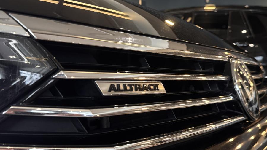 Melns Volkswagen Passat Alltrack 2019 Rīga, ar dzinēja tilpumu 2.00 L un nobraukumu 70 tūkst. km par 25990 €, foto 25 vietnē AUTOMOTO.COM.LV