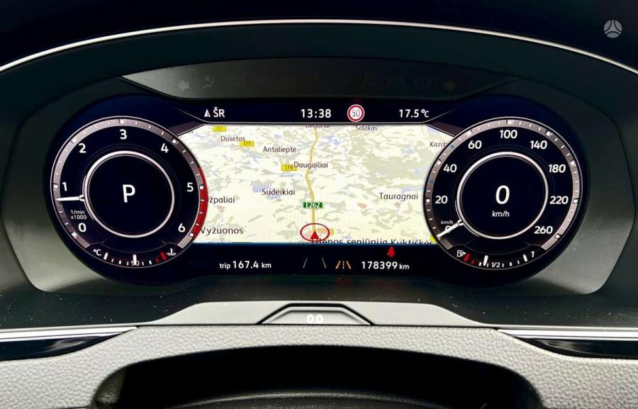 Black Volkswagen Passat Alltrack 2019 in Utena, with an engine capacity of 1.97 L and mileage of 178 thousand km for 19950 €, photo 3 on AUTOMOTO.COM.LV