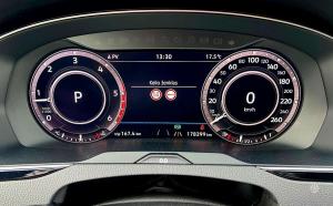 Black Volkswagen Passat Alltrack 2019 in Utena, with an engine capacity of 1.97 L and mileage of 178 thousand km for 19950 €, photo 7 on AUTOMOTO.COM.LV