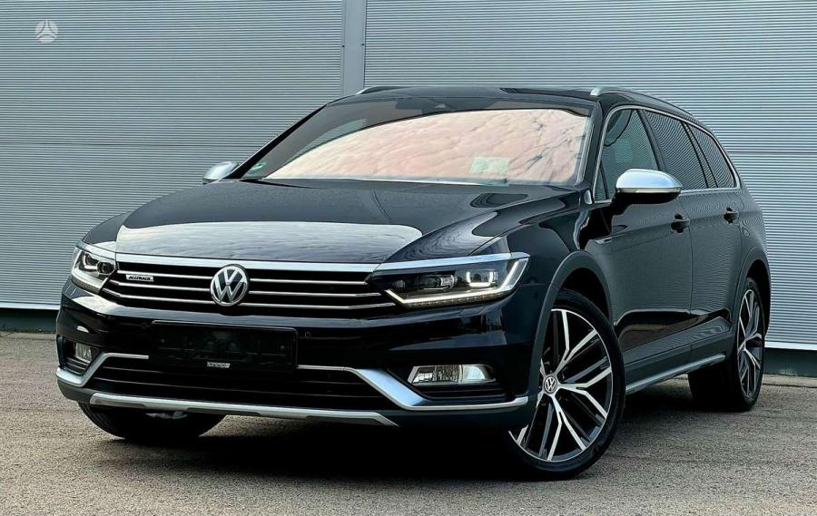 Black Volkswagen Passat Alltrack 2019 in Utena, with an engine capacity of 1.97 L and mileage of 178 thousand km for 19950 €, photo 10 on AUTOMOTO.COM.LV