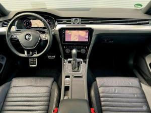 Black Volkswagen Passat Alltrack 2019 in Utena, with an engine capacity of 1.97 L and mileage of 178 thousand km for 19950 €, photo 16 on AUTOMOTO.COM.LV