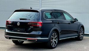 Black Volkswagen Passat Alltrack 2019 in Utena, with an engine capacity of 1.97 L and mileage of 178 thousand km for 19950 €, photo 20 on AUTOMOTO.COM.LV