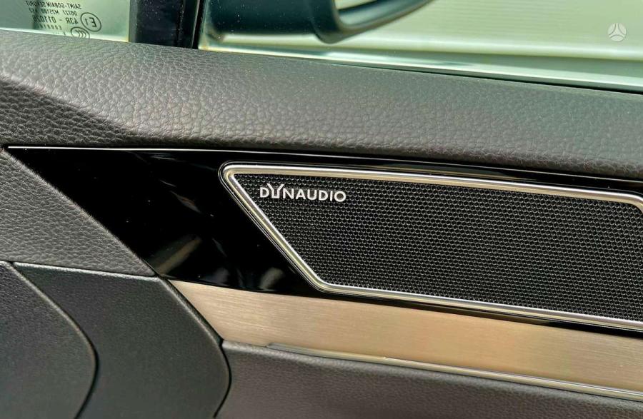Black Volkswagen Passat Alltrack 2019 in Utena, with an engine capacity of 1.97 L and mileage of 178 thousand km for 19950 €, photo 24 on AUTOMOTO.COM.LV