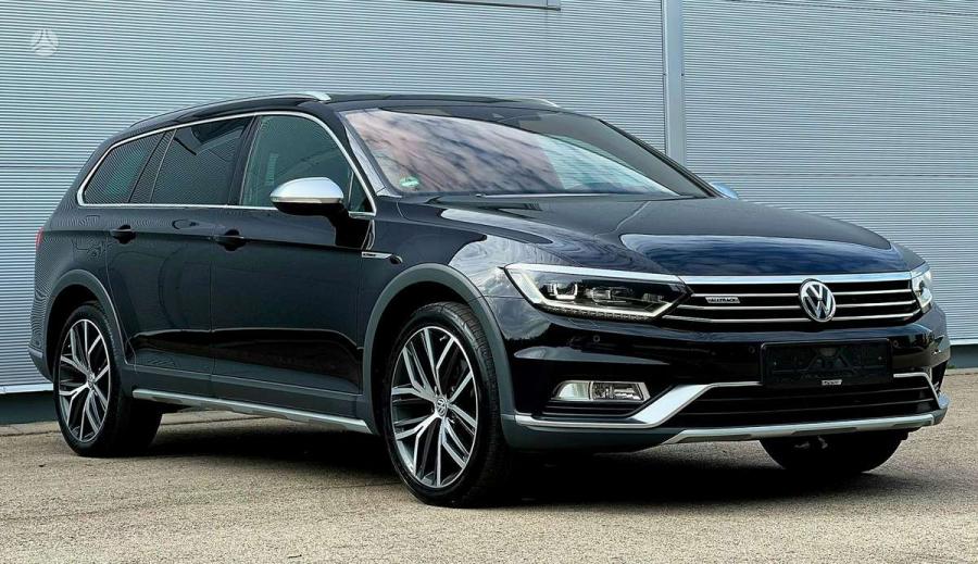 Black Volkswagen Passat Alltrack 2019 in Utena, with an engine capacity of 1.97 L and mileage of 178 thousand km for 19950 €, photo 25 on AUTOMOTO.COM.LV