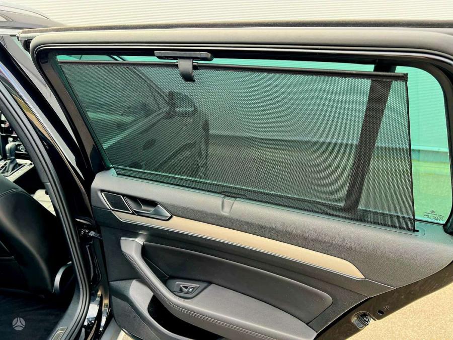 Black Volkswagen Passat Alltrack 2019 in Utena, with an engine capacity of 1.97 L and mileage of 178 thousand km for 19950 €, photo 26 on AUTOMOTO.COM.LV