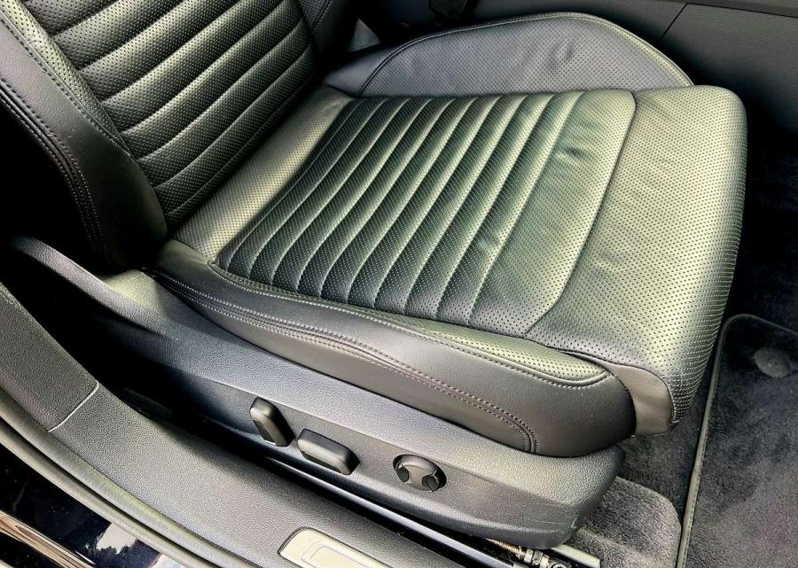 Black Volkswagen Passat Alltrack 2019 in Utena, with an engine capacity of 1.97 L and mileage of 178 thousand km for 19950 €, photo 30 on AUTOMOTO.COM.LV