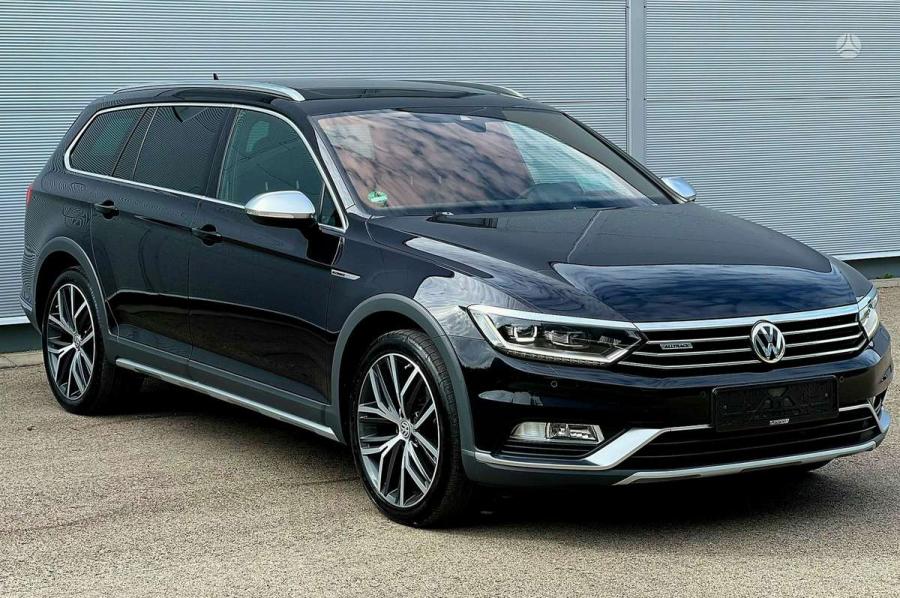 Black Volkswagen Passat Alltrack 2019 in Utena, with an engine capacity of 1.97 L and mileage of 178 thousand km for 19950 €, photo 37 on AUTOMOTO.COM.LV