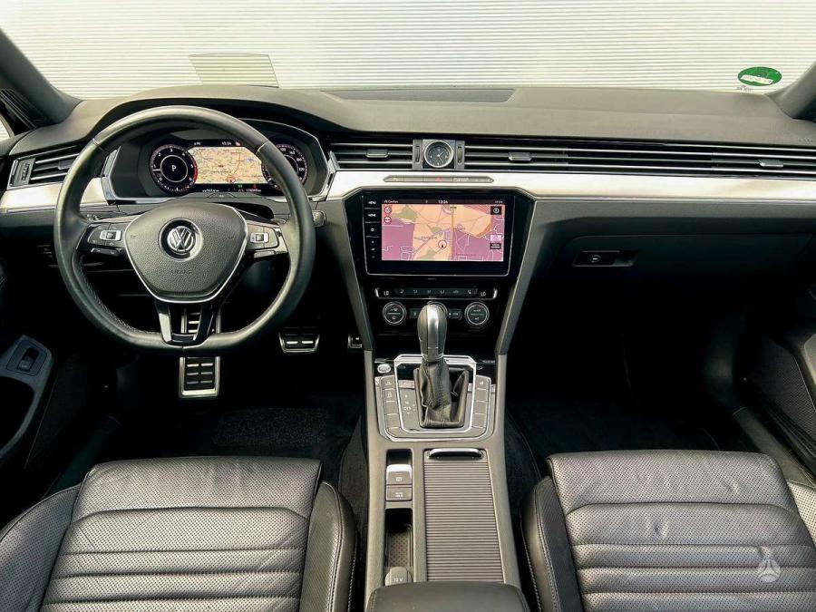 Black Volkswagen Passat Alltrack 2019 in Utena, with an engine capacity of 1.97 L and mileage of 178 thousand km for 19950 €, photo 38 on AUTOMOTO.COM.LV