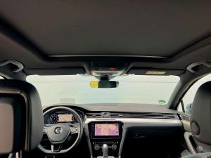 Black Volkswagen Passat Alltrack 2019 in Utena, with an engine capacity of 1.97 L and mileage of 178 thousand km for 19950 €, photo 40 on AUTOMOTO.COM.LV