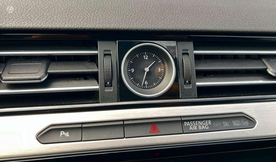Black Volkswagen Passat Alltrack 2019 in Utena, with an engine capacity of 1.97 L and mileage of 178 thousand km for 19950 €, photo 44 on AUTOMOTO.COM.LV