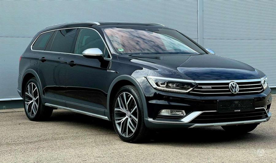 Black Volkswagen Passat Alltrack 2019 in Utena, with an engine capacity of 1.97 L and mileage of 178 thousand km for 19950 €, photo 47 on AUTOMOTO.COM.LV