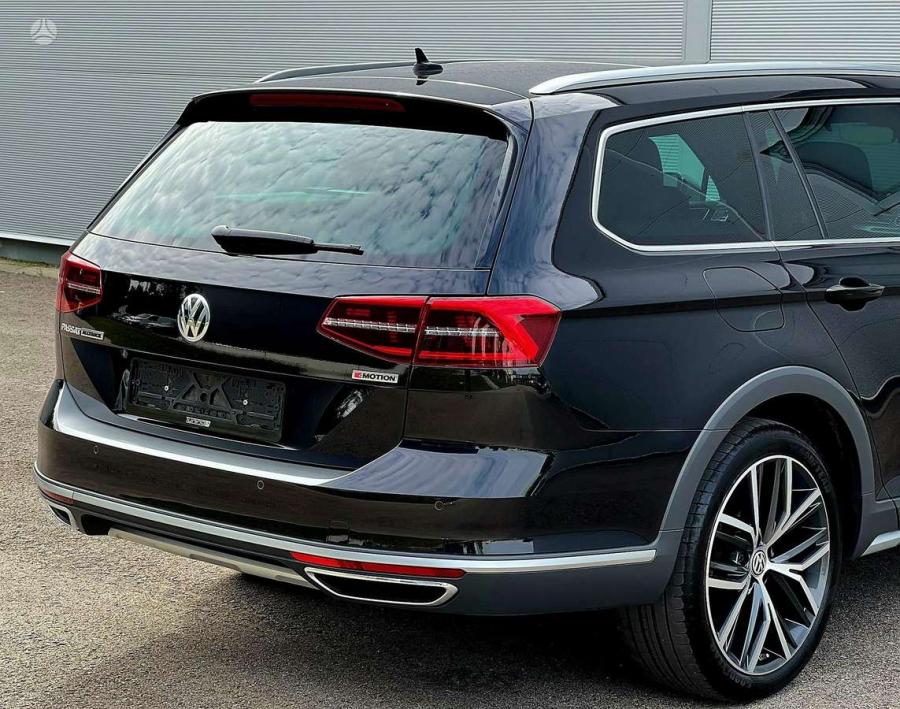 Black Volkswagen Passat Alltrack 2019 in Utena, with an engine capacity of 1.97 L and mileage of 178 thousand km for 19950 €, photo 59 on AUTOMOTO.COM.LV