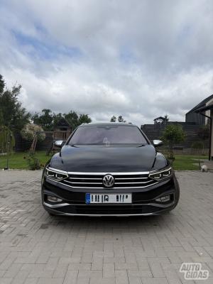 Black Volkswagen Passat Alltrack 2020 in Vilnius, with an engine capacity of 2.00 L and mileage of 134 thousand km for 22990 €, photo  on AUTOMOTO.COM.LV