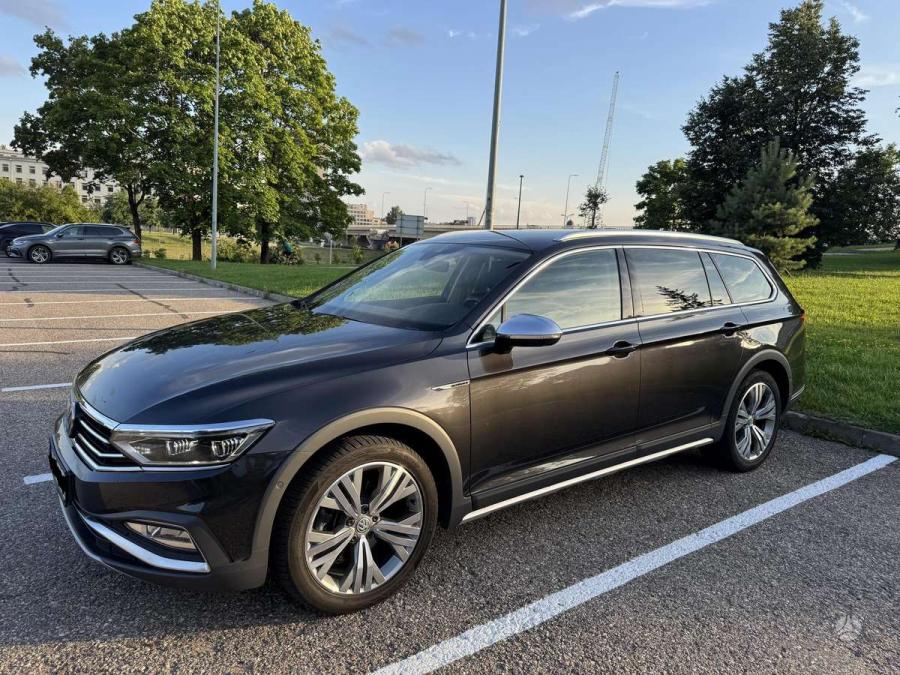 Melns Volkswagen Passat Alltrack 2020 Viļņa, ar dzinēja tilpumu 1.97 L un nobraukumu 69 tūkst. km par 24000 €, foto 1 vietnē AUTOMOTO.COM.LV
