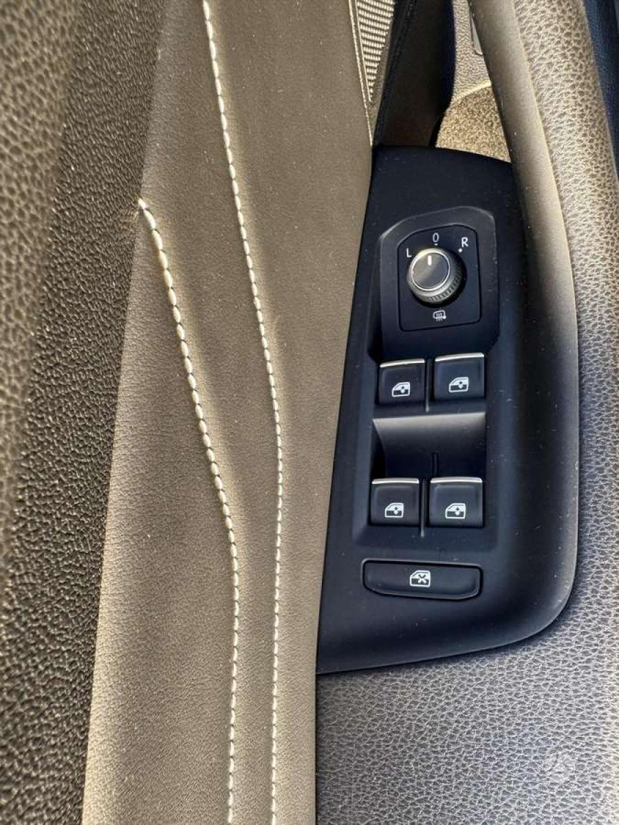 Melns Volkswagen Passat Alltrack 2020 Viļņa, ar dzinēja tilpumu 1.97 L un nobraukumu 69 tūkst. km par 24000 €, foto 24 vietnē AUTOMOTO.COM.LV