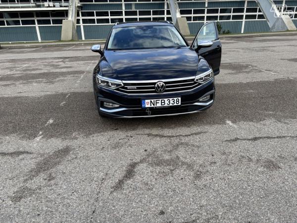 Melns Volkswagen Passat Alltrack 2021 Viļņa, ar dzinēja tilpumu 2.00 L un nobraukumu 126 tūkst. km par 223000 €, foto 2 vietnē AUTOMOTO.COM.LV